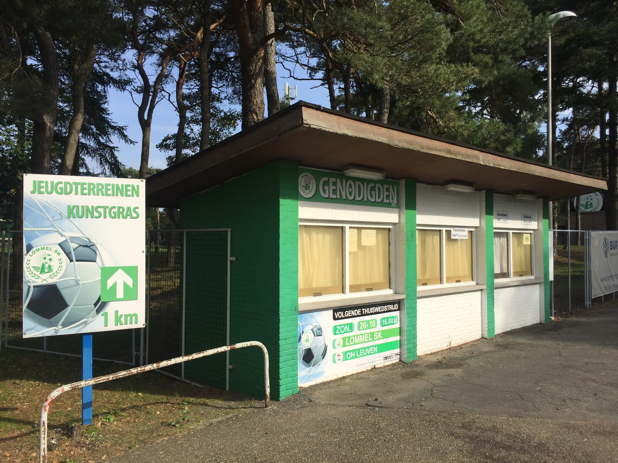 Soevereinpark Stadion (Lommel S.K) | Hopping across The Pond