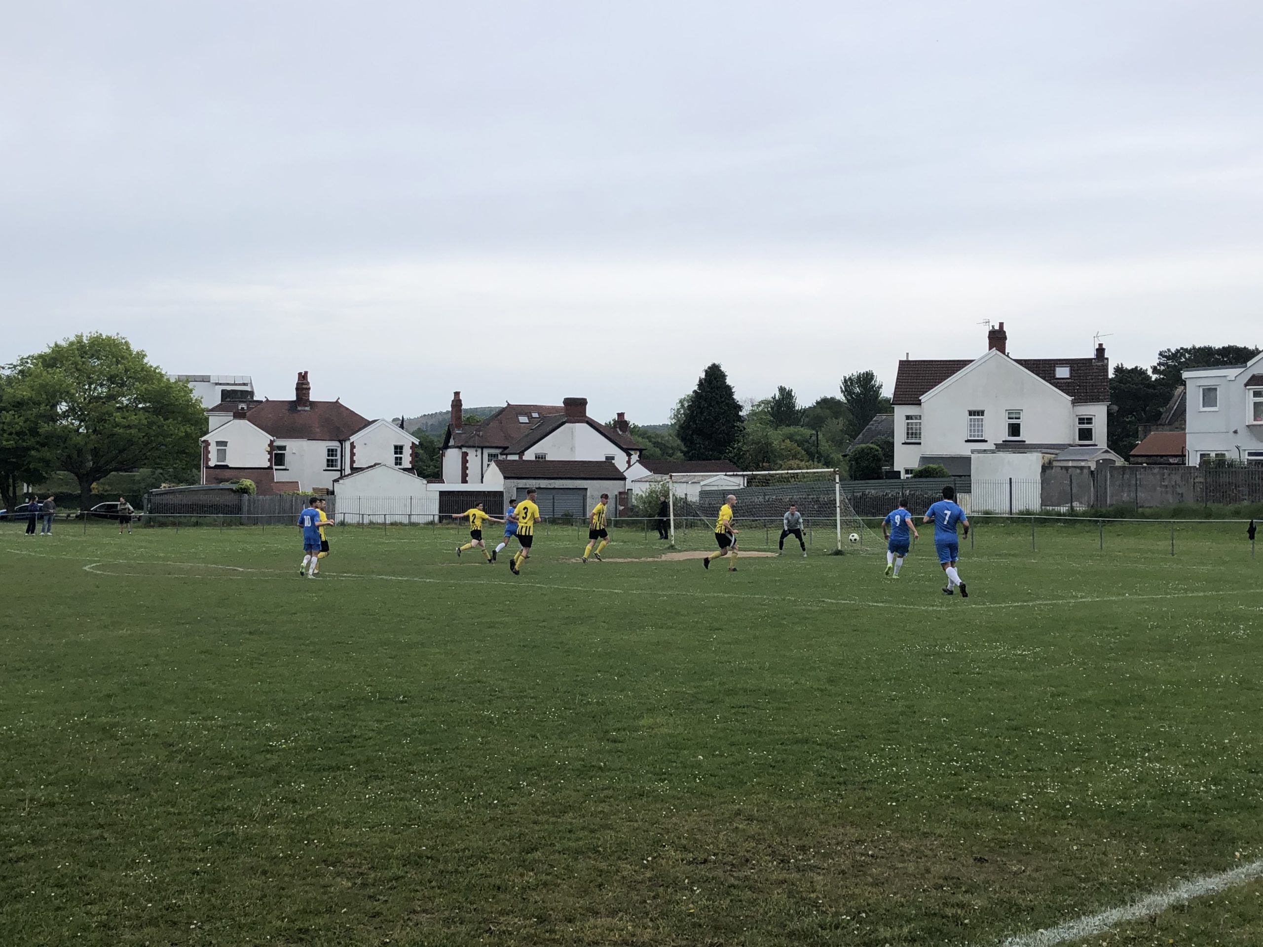 Cwrt Rawlin v Cilfynydd | Hopping across The Pond