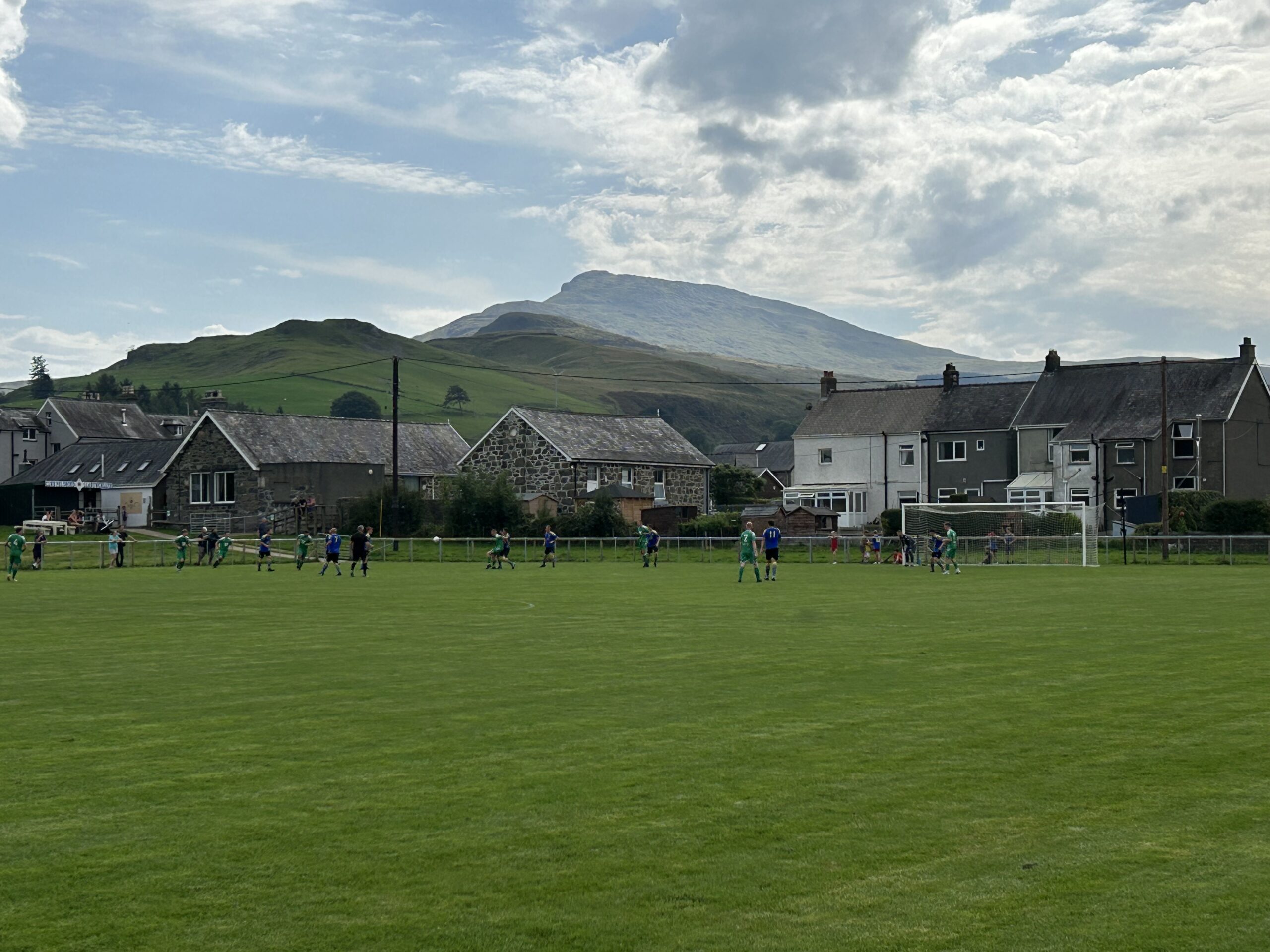 Llanuwchllyn v Llansantffraid Village | Hopping across The Pond