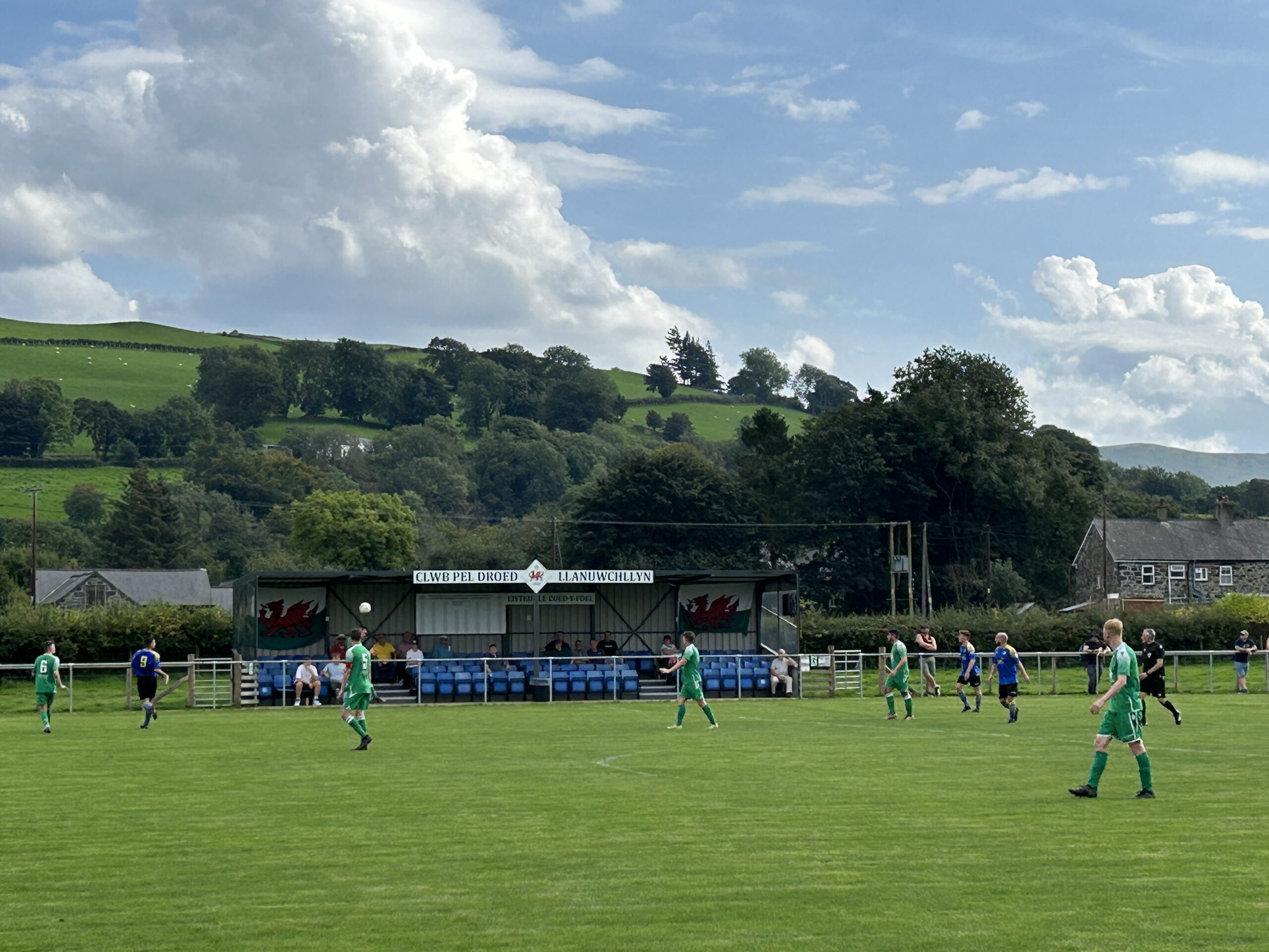Llanuwchllyn v Llansantffraid Village | Hopping across The Pond