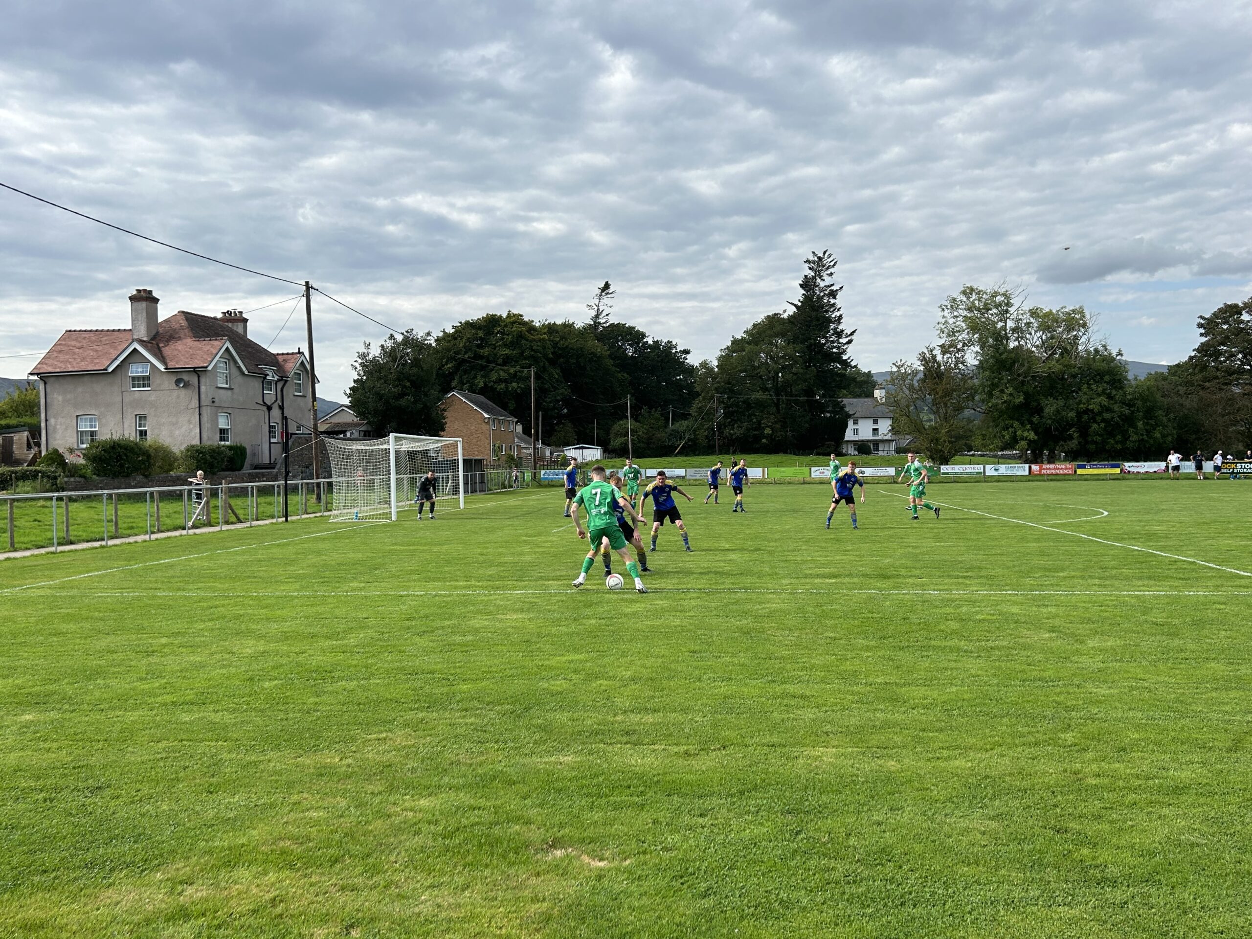 Llanuwchllyn v Llansantffraid Village | Hopping across The Pond