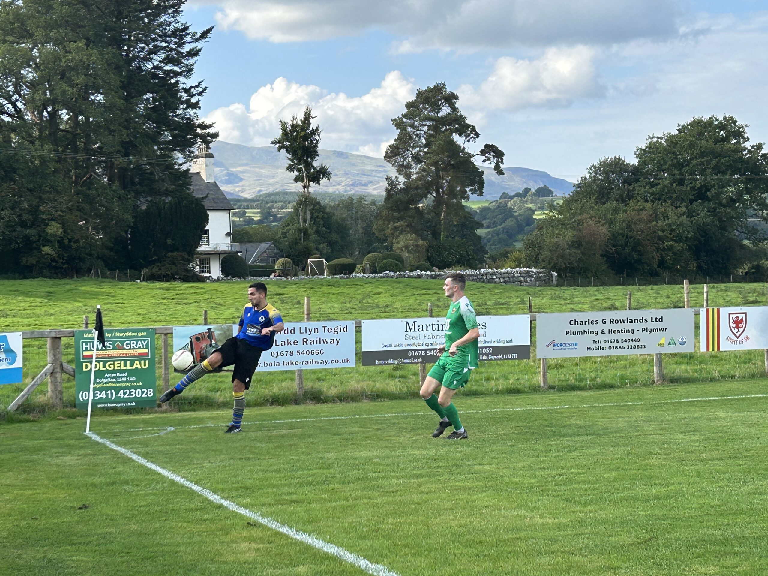 Llanuwchllyn v Llansantffraid Village | Hopping across The Pond