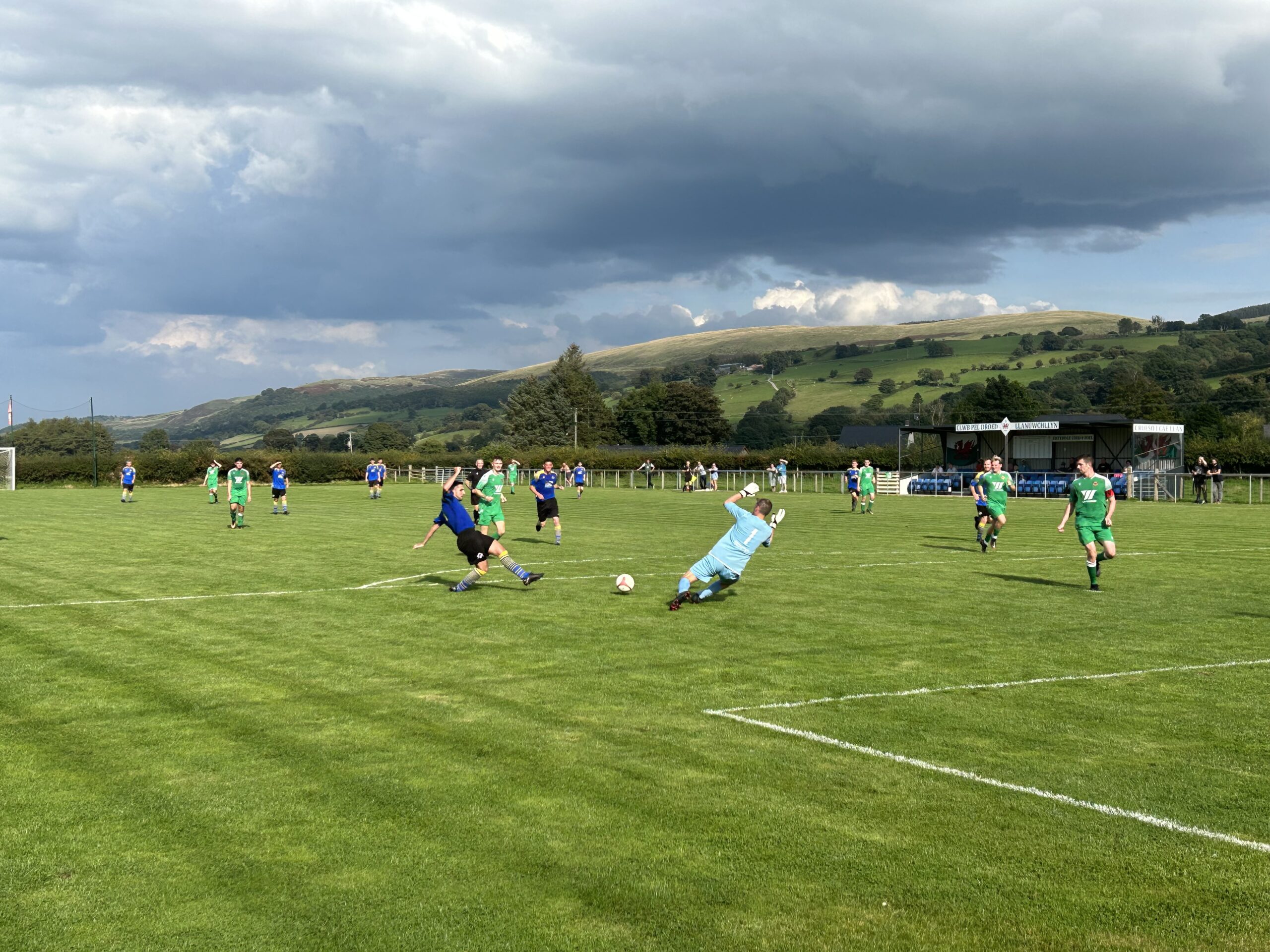 Llanuwchllyn v Llansantffraid Village | Hopping across The Pond